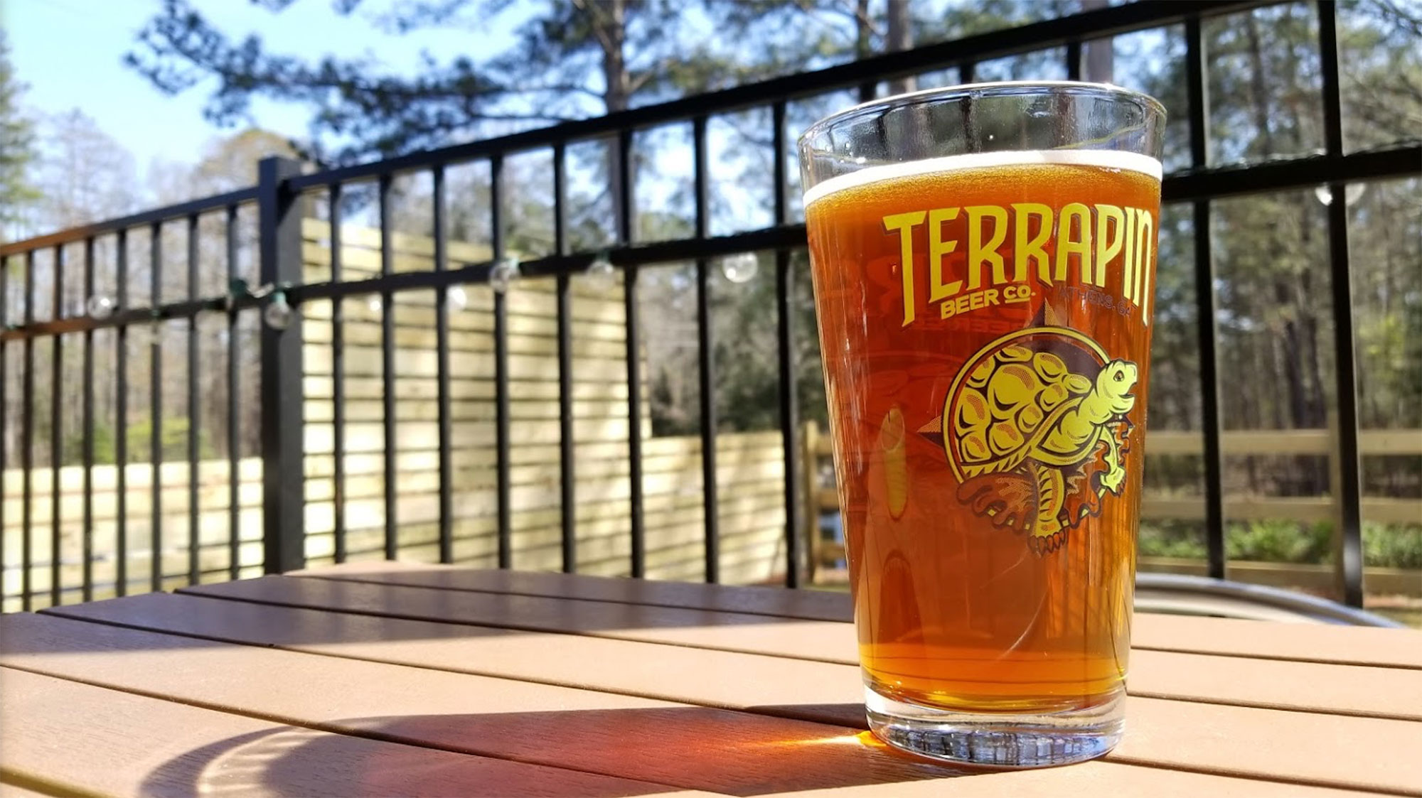 Tap and Pour – Craft Beer Bar